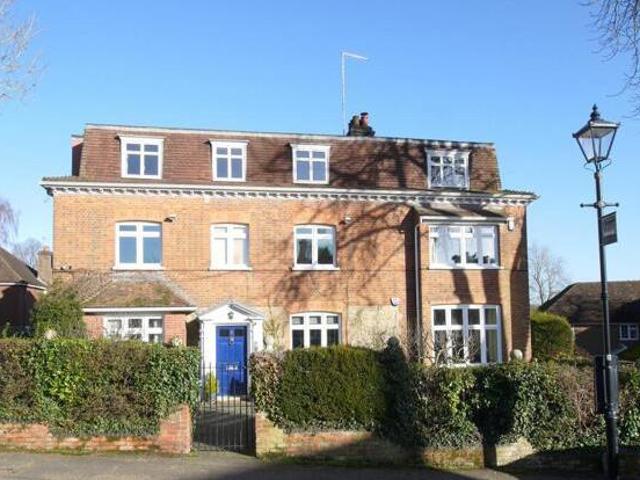 3 Bedroom Apartment For Sale In Plaxtol