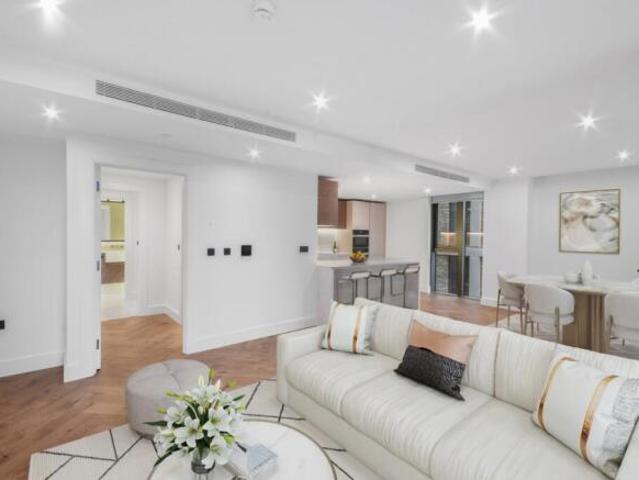 3 bedroom apartment for sale in Prince Of Wales Drive London SW11