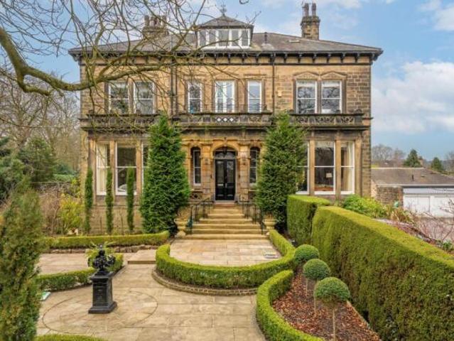3 bedroom apartment for sale in Queens Road, St. Kevins Court, HG2