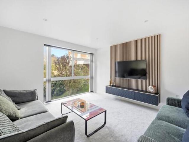 3 bedroom apartment for sale in Rutland Drive, Harrogate, North Yorkshire, HG1