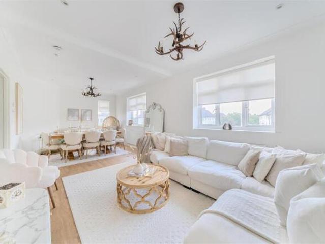 3 bedroom apartment for sale in Raleigh Close, Ruislip, HA4
