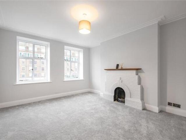 3 bedroom apartment for sale in Richmond Hill Court, Richmond, TW10