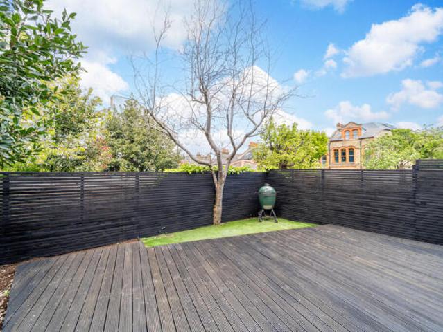 3 bedroom apartment for sale in Ridge Road, Crouch End N8
