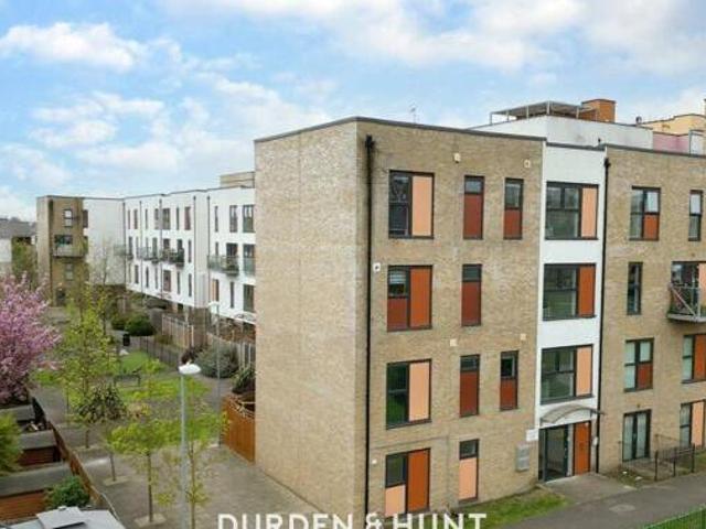 3 Bedroom Apartment For Sale In Romford