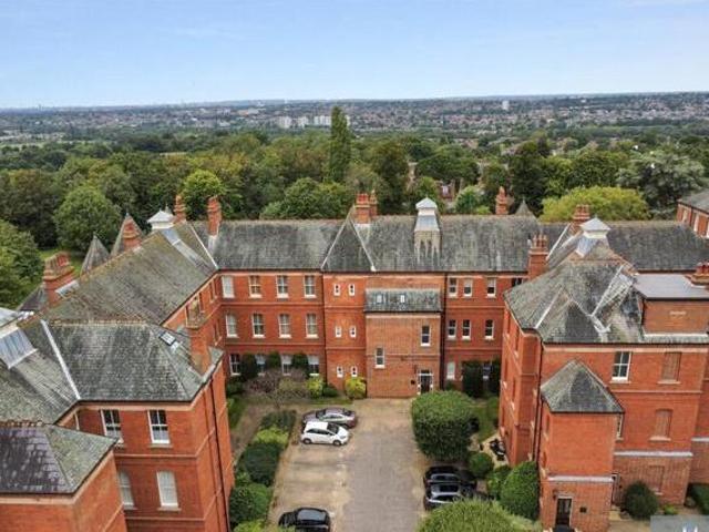3 Bedroom Apartment For Sale In Rosebury Square, Woodford Green