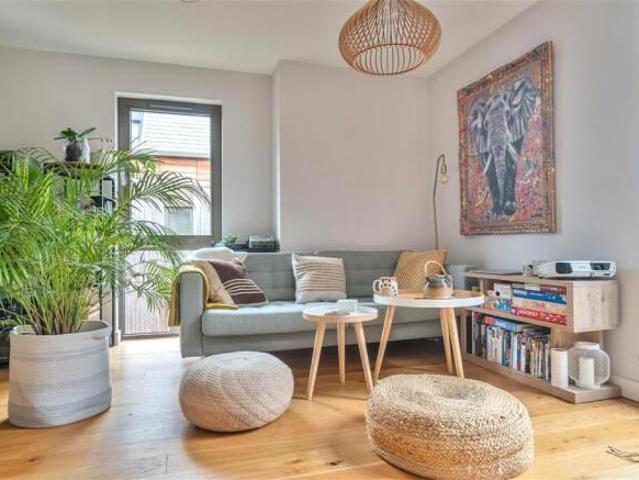3 bedroom apartment for sale in Rope Walk, Harbourside, Bristol, BS1