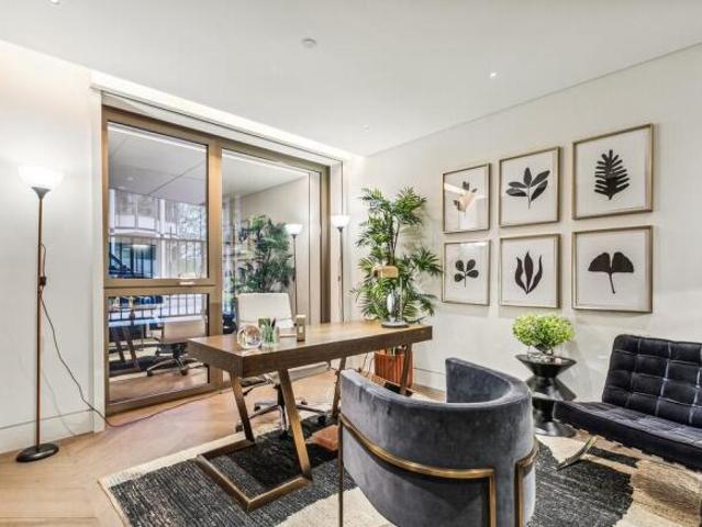 3 bedroom apartment for sale in Stanhope Gate, London, W1K
