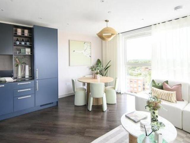 3 Bedroom Apartment For Sale In Staines upon thames