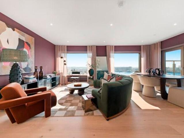 3 bedroom apartment for sale in Starboard Way, London, E16 2JX, E16