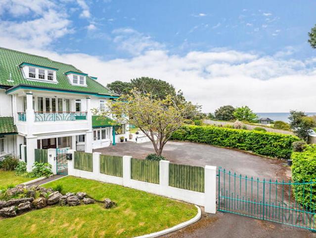 3 bedroom apartment for sale in Strathaven 16 West Overcliff Drive, Bournemouth, BH4