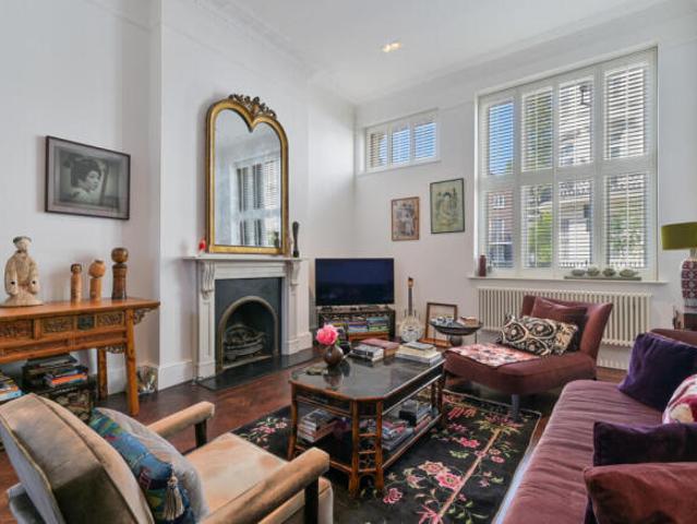 3 bedroom apartment for sale in Strathearn Place, London, W2 2, W2