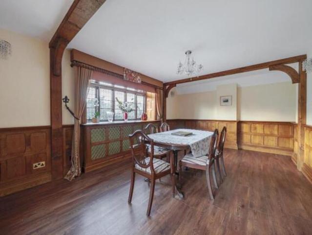 3 bedroom apartment for sale in Stunning Manor House Apartment Langley, ME17