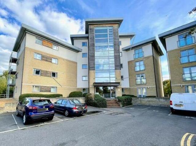 3 Bedroom Apartment For Sale In Stukeley Meadows, Huntingdon