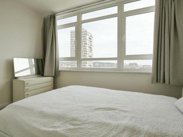3 bedroom apartment for sale in Sussex Heights, Brighton, BN1