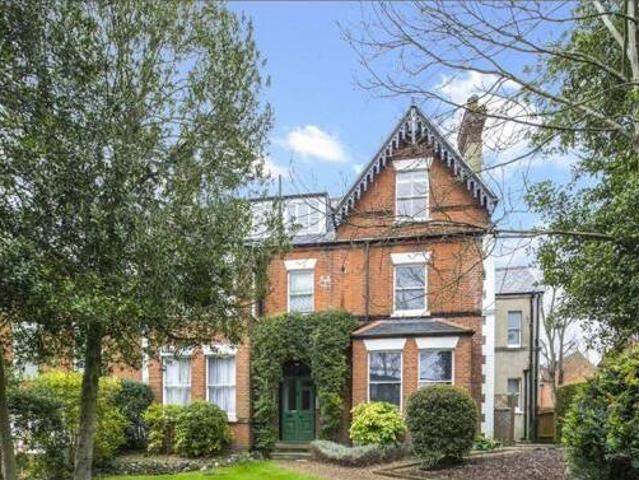 3 Bedroom Apartment For Sale In Sutton, Surrey