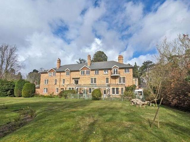 3 Bedroom Apartment For Sale In Sway, Hampshire