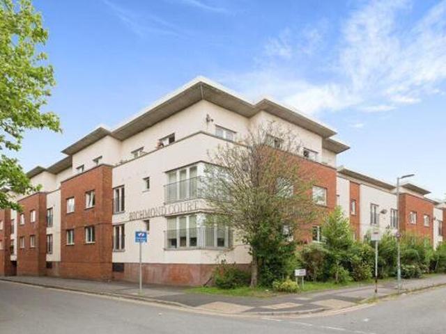 3 Bedroom Apartment For Sale In Salford