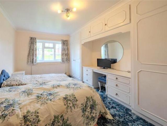 3 bedroom apartment for sale in Sandmoor Green, Leeds, West Yorkshire, LS17