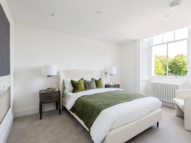 3 bedroom apartment for sale in Sassoon Grove, Craiglockhart, Edinburgh, EH10
