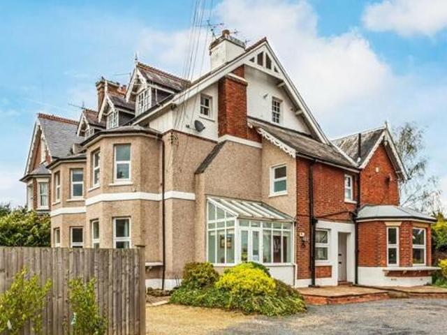 3 Bedroom Apartment For Sale In South Godstone, Godstone