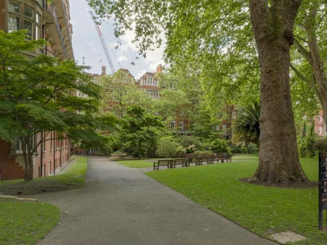 3 bedroom apartment for sale in South Street, Mayfair, London, W1K, United Kingdom, W1K