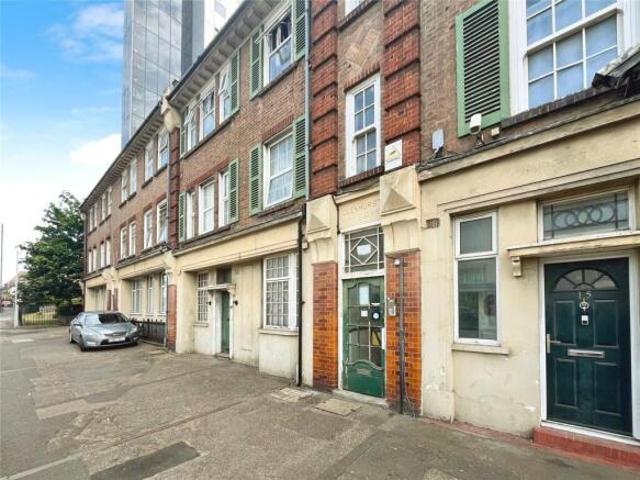 3 bedroom apartment for sale in Southchurch Road, Southend on Sea, Essex, SS1