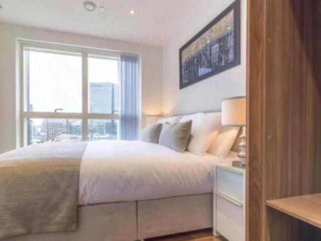 3 bedroom apartment for sale in Talisman Tower, Canary Wharf, E14