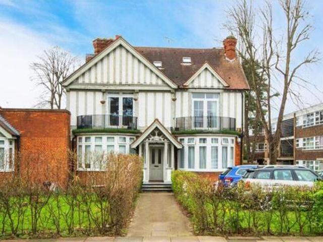 3 Bedroom Apartment For Sale In Teddington, Middlesex