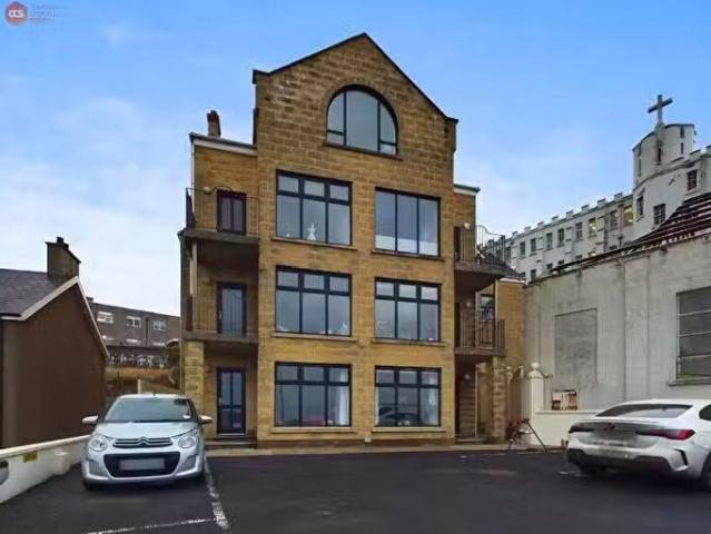 3 Bedroom Apartment For Sale In The Crescent, Portstewart, BT55