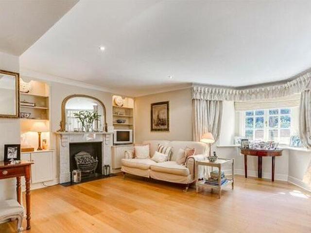 3 Bedroom Apartment For Sale In The Little Boltons, London