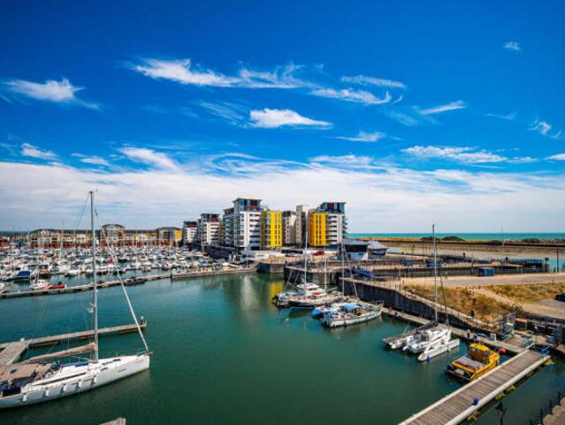 3 bedroom apartment for sale in The Piazza, Eastbourne, BN23