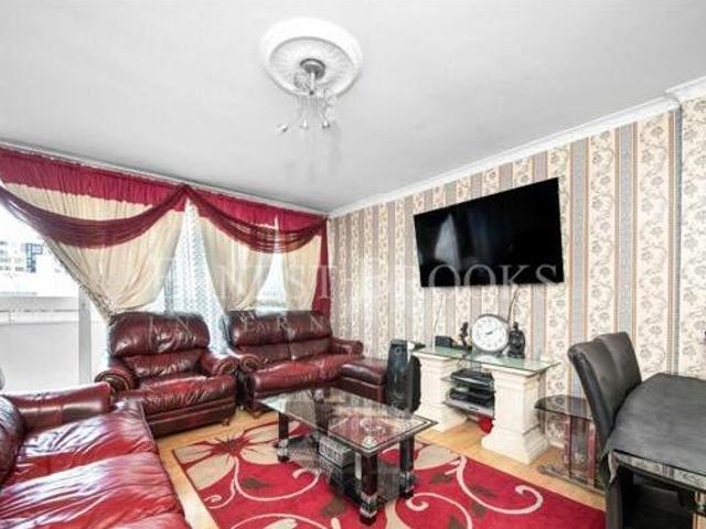 3 Bedroom Apartment For Sale In The Quarterdeck, Isle Of Dogs