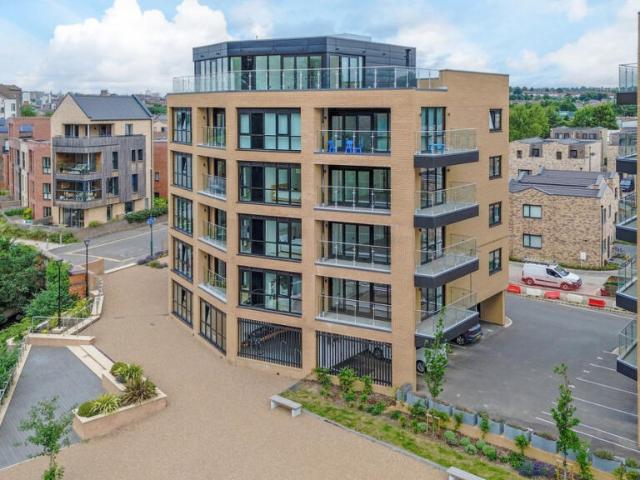 3 bedroom apartment for sale in Trent Lane, Nottingham, NG2