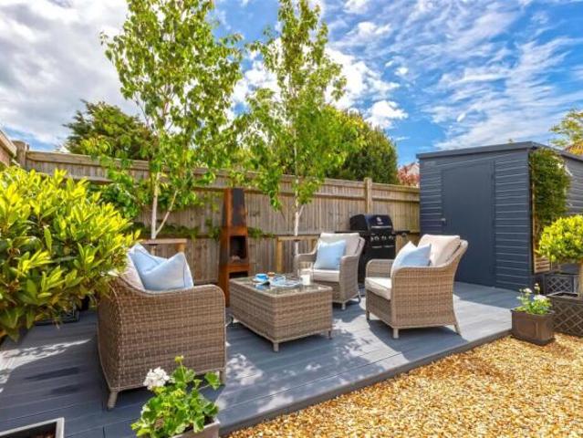 3 bedroom apartment for sale in Wallace Avenue, Worthing, BN11