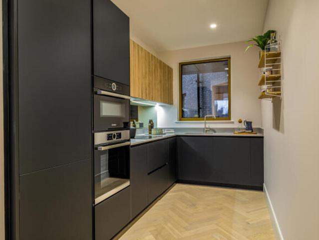 3 bedroom apartment for sale in Watermark, Regent's Canal, Hackney, E8