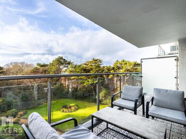3 bedroom apartment for sale in West Cliff Road, Bournemouth, BH2 5, BH2