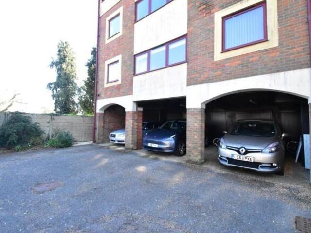 3 bedroom apartment for sale in West Hill Road, LUTON, LU1
