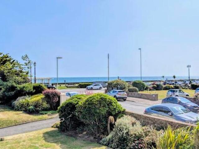 3 bedroom apartment for sale in West Parade, Worthing, BN11