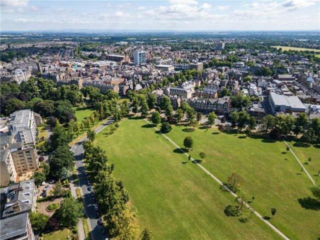 3 bedroom apartment for sale in West Park, Harrogate, North Yorkshire, HG1