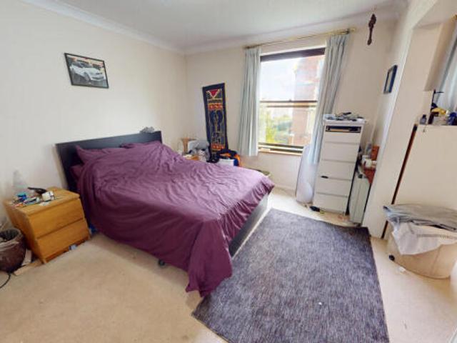 3 bedroom apartment for sale in Western Court, Western Road, GL50