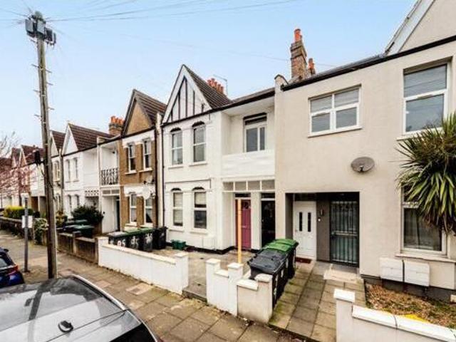 3 Bedroom Apartment For Sale In Wood Green, London