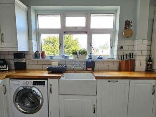 3 Bedroom Apartment For Sale In Woodford Green, Essex