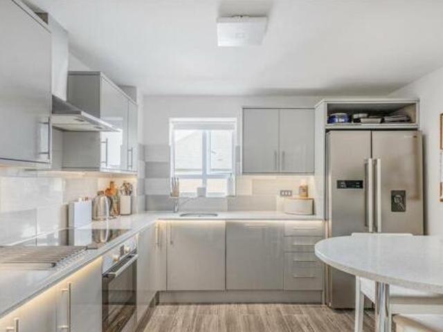 3 Bedroom Apartment For Sale In York