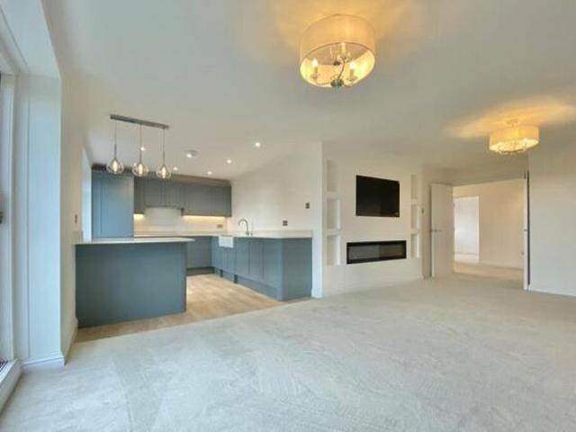 3 Bedroom Apartment For Sale In 38 40 The Avenue, Branksome Park