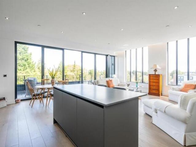 3 bedroom apartment for sale in 548 Streetsbrook Road, Solihull, B91