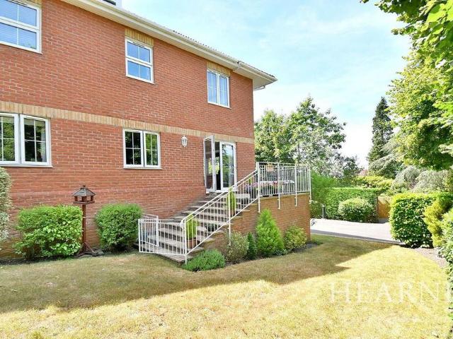 3 bedroom apartment for sale