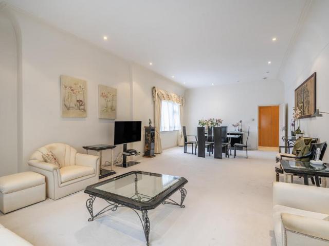 3 bedroom apartment for sale