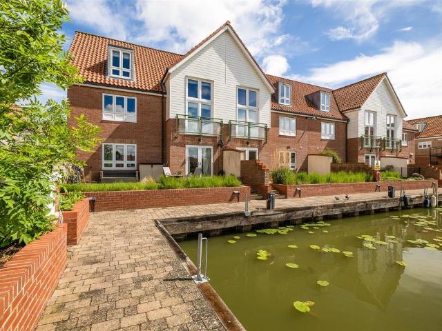 3 bedroom apartment for sale