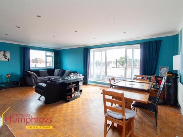 3 bedroom apartment for sale