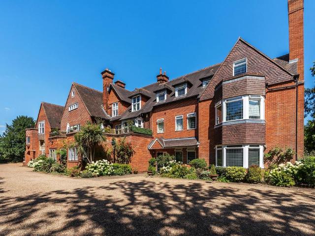 3 bedroom apartment for sale